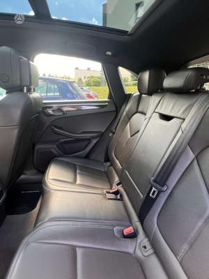 Sarkans Porsche Macan 2014 Viļņa, ar dzinēja tilpumu 2.97 L un nobraukumu 248 tūkst. km par 17000 €, foto 9 vietnē AUTOMOTO.COM.LV