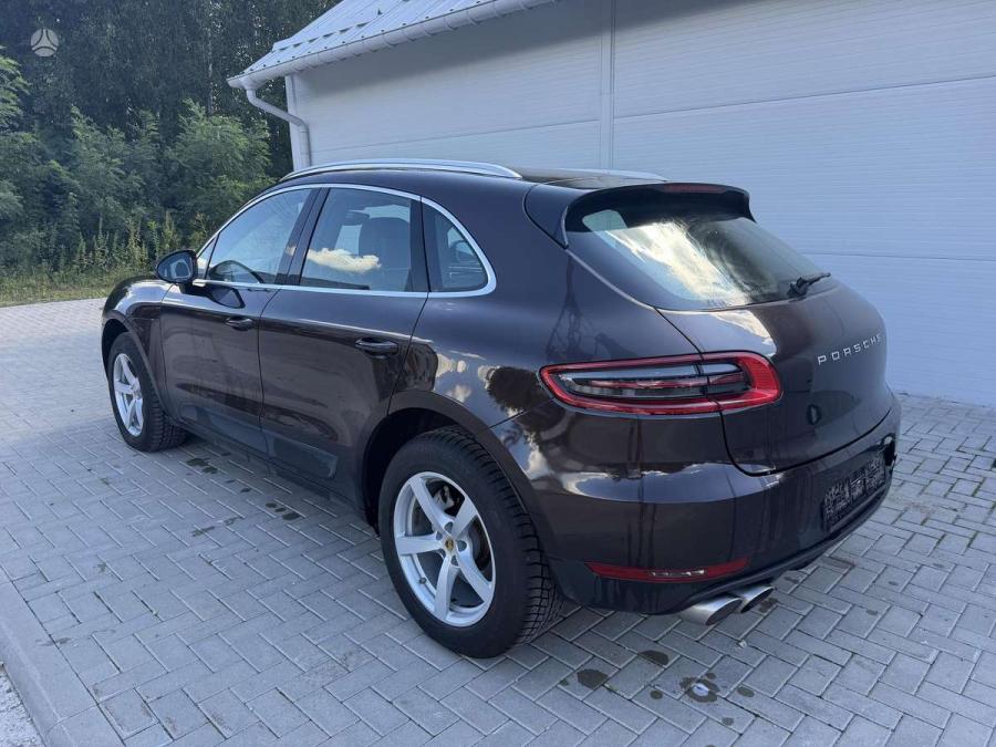 Sarkans Porsche Macan 2015 Kauņa, ar dzinēja tilpumu 2.97 L un nobraukumu 175 tūkst. km par 16300 €, foto 6 vietnē AUTOMOTO.COM.LV