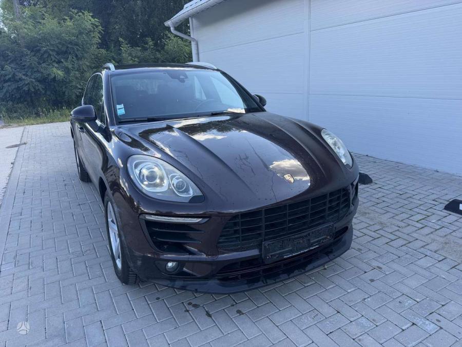 Sarkans Porsche Macan 2015 Kauņa, ar dzinēja tilpumu 2.97 L un nobraukumu 175 tūkst. km par 16300 €, foto 7 vietnē AUTOMOTO.COM.LV