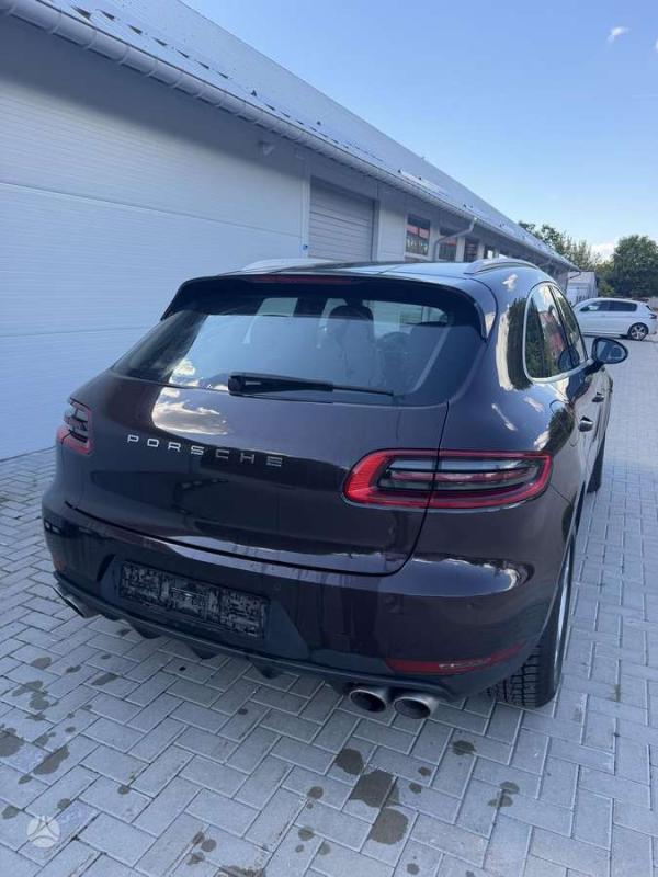 Red Porsche Macan 2015 in Kaunas, with an engine capacity of 2.97 L and mileage of 175 thousand km for 16300 €, photo 11 on AUTOMOTO.COM.LV