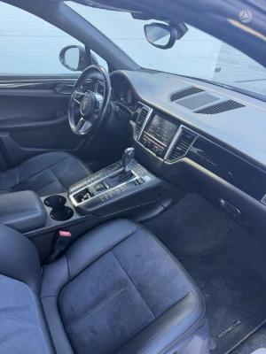 Sarkans Porsche Macan 2015 Kauņa, ar dzinēja tilpumu 2.97 L un nobraukumu 175 tūkst. km par 16300 €, foto 12 vietnē AUTOMOTO.COM.LV