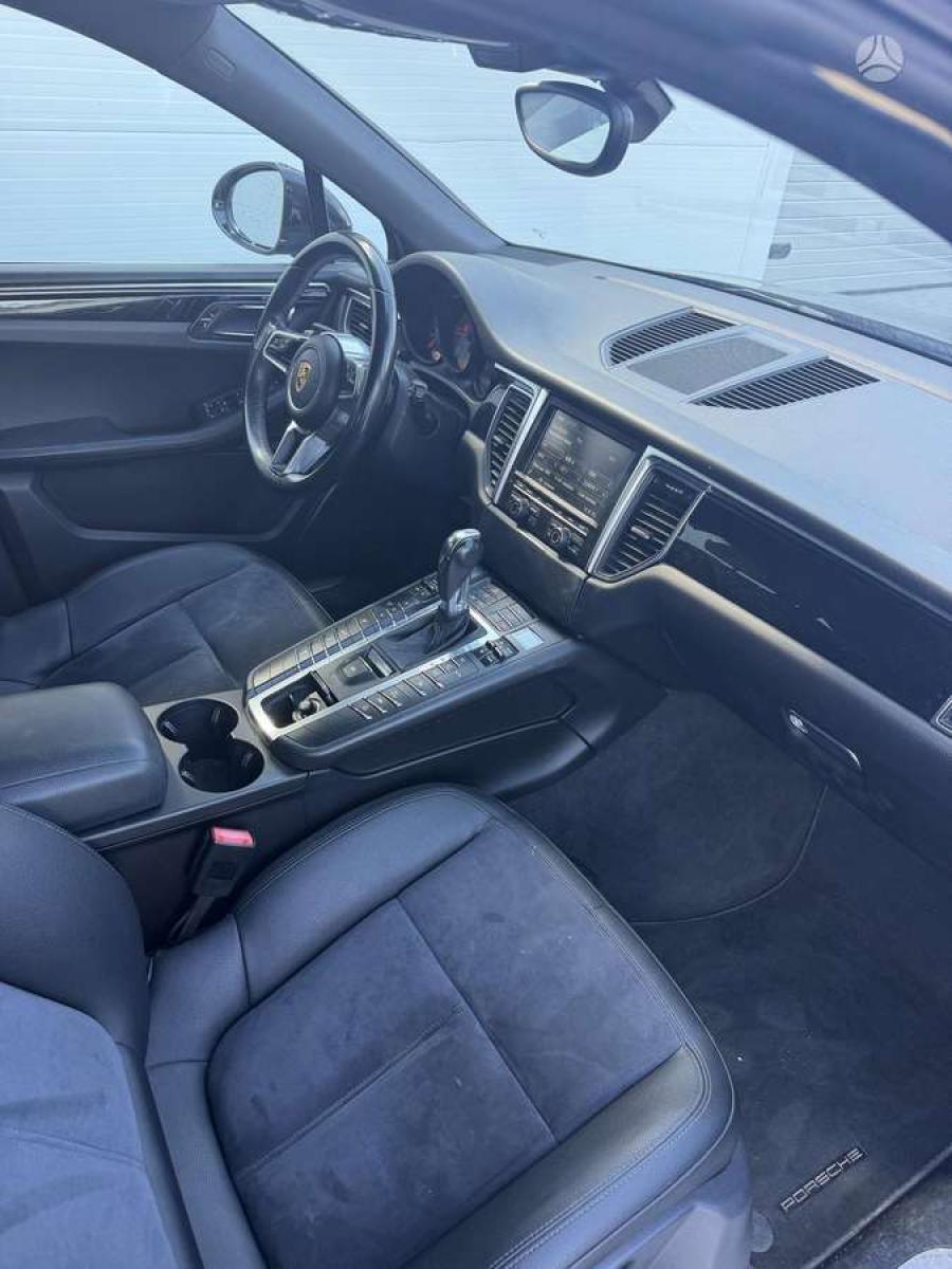 Sarkans Porsche Macan 2015 Kauņa, ar dzinēja tilpumu 2.97 L un nobraukumu 175 tūkst. km par 16300 €, foto 12 vietnē AUTOMOTO.COM.LV