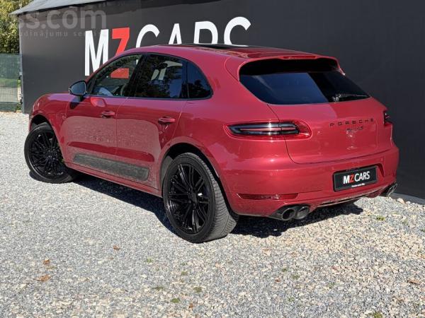 Red Porsche Macan 2015 in Riga, with an engine capacity of 3.00 L and mileage of 116 thousand km for 31990 €, photo 4 on AUTOMOTO.COM.LV