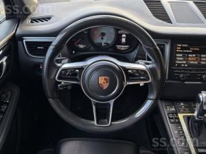 Red Porsche Macan 2015 in Riga, with an engine capacity of 3.00 L and mileage of 116 thousand km for 31990 €, photo 11 on AUTOMOTO.COM.LV