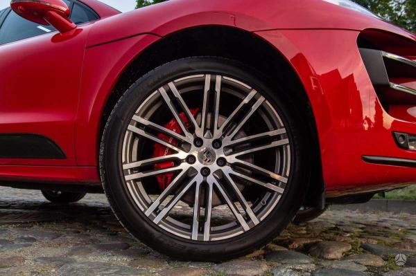 Sarkans Porsche Macan 2017 Alīta, ar dzinēja tilpumu 3.60 L un nobraukumu 45 tūkst. km par 39500 €, foto 5 vietnē AUTOMOTO.COM.LV