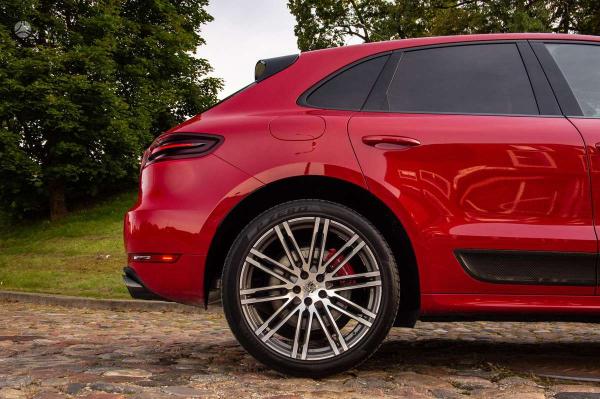 Sarkans Porsche Macan 2017 Alīta, ar dzinēja tilpumu 3.60 L un nobraukumu 45 tūkst. km par 39500 €, foto 6 vietnē AUTOMOTO.COM.LV