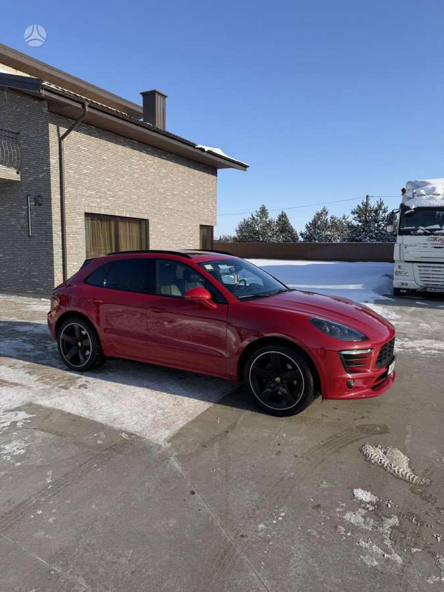 Sarkans Porsche Macan 2018 Pasvalys, ar dzinēja tilpumu 1.98 L un nobraukumu 41 tūkst. km par 28500 €, foto 2 vietnē AUTOMOTO.COM.LV