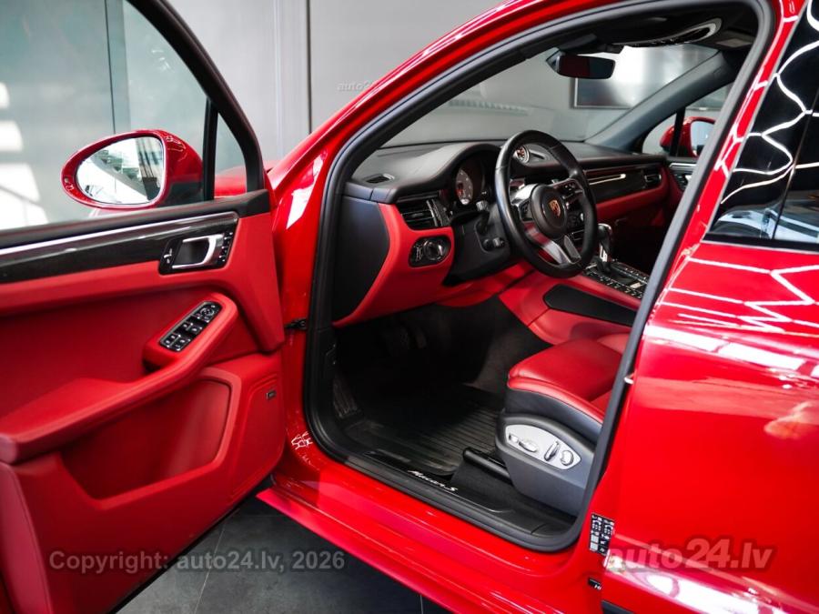 Red Porsche Macan 2019 in Tallinn, with an engine capacity of 3.00 L and mileage of 83 thousand km for 52900 €, photo 5 on AUTOMOTO.COM.LV