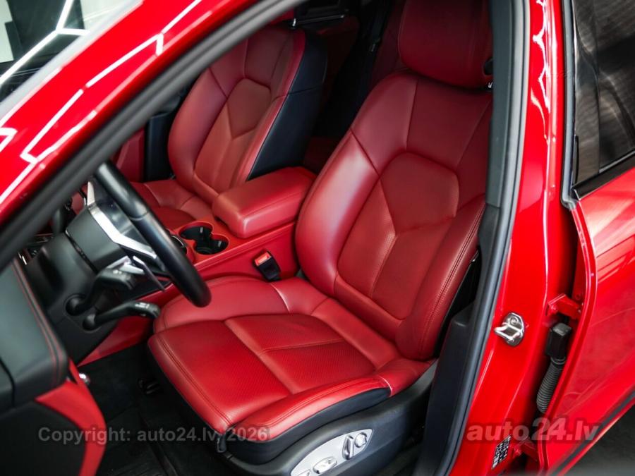 Red Porsche Macan 2019 in Tallinn, with an engine capacity of 3.00 L and mileage of 83 thousand km for 52900 €, photo 6 on AUTOMOTO.COM.LV