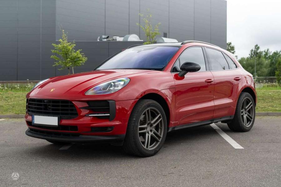 Red Porsche Macan 2019 in Vilnius, with an engine capacity of 1.98 L and mileage of 67 thousand km for 39950 €, photo 3 on AUTOMOTO.COM.LV