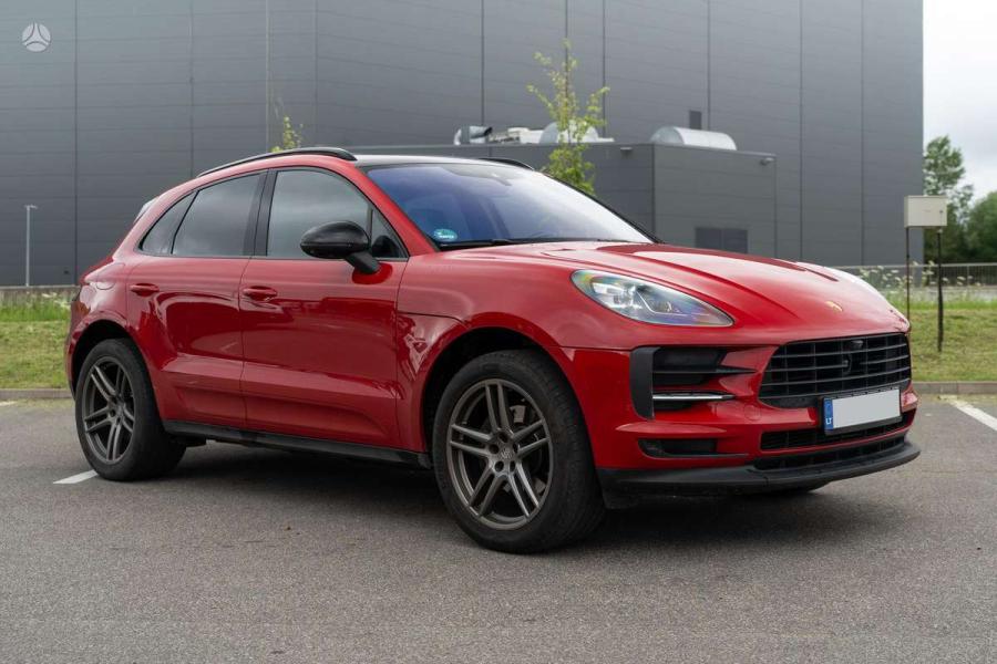 Red Porsche Macan 2019 in Vilnius, with an engine capacity of 1.98 L and mileage of 67 thousand km for 39950 €, photo 6 on AUTOMOTO.COM.LV