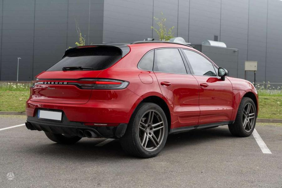 Red Porsche Macan 2019 in Vilnius, with an engine capacity of 1.98 L and mileage of 67 thousand km for 39950 €, photo 9 on AUTOMOTO.COM.LV