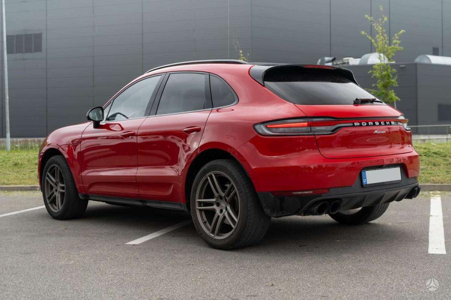 Red Porsche Macan 2019 in Vilnius, with an engine capacity of 1.98 L and mileage of 67 thousand km for 39950 €, photo 11 on AUTOMOTO.COM.LV