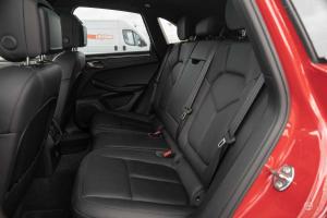 Red Porsche Macan 2019 in Vilnius, with an engine capacity of 1.98 L and mileage of 67 thousand km for 39950 €, photo 16 on AUTOMOTO.COM.LV