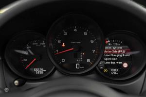 Red Porsche Macan 2019 in Vilnius, with an engine capacity of 1.98 L and mileage of 67 thousand km for 39950 €, photo 21 on AUTOMOTO.COM.LV