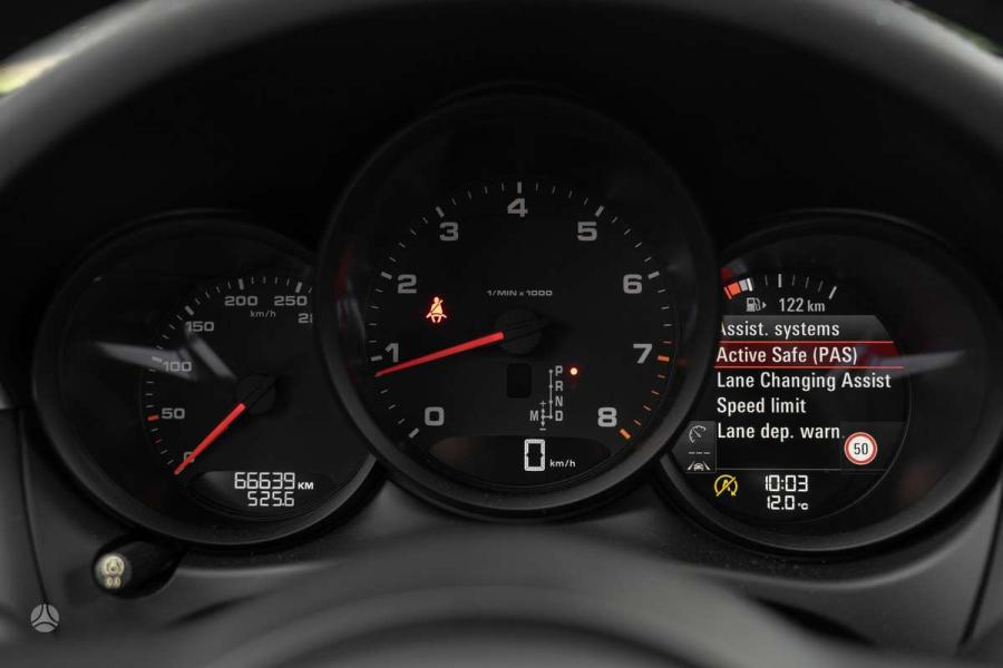 Red Porsche Macan 2019 in Vilnius, with an engine capacity of 1.98 L and mileage of 67 thousand km for 39950 €, photo 21 on AUTOMOTO.COM.LV