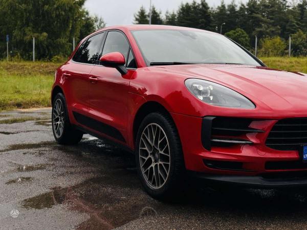 Red Porsche Macan 2019 in Vilnius, with an engine capacity of 1.98 L and mileage of 99 thousand km for 36500 €, photo 2 on AUTOMOTO.COM.LV