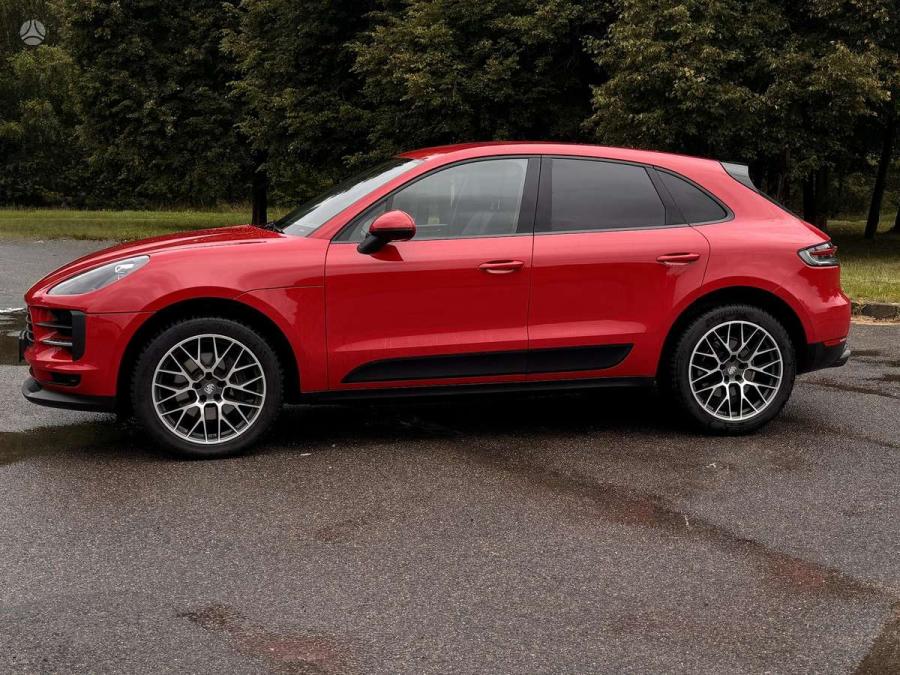 Red Porsche Macan 2019 in Vilnius, with an engine capacity of 1.98 L and mileage of 99 thousand km for 36500 €, photo 4 on AUTOMOTO.COM.LV