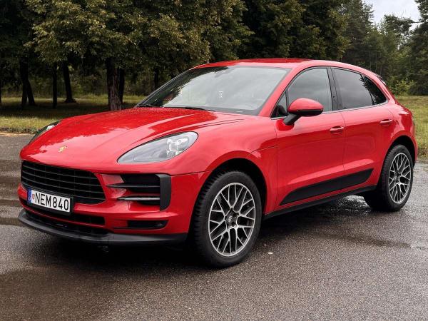 Red Porsche Macan 2019 in Vilnius, with an engine capacity of 1.98 L and mileage of 99 thousand km for 36500 €, photo 5 on AUTOMOTO.COM.LV