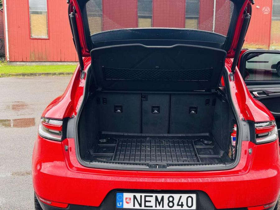 Red Porsche Macan 2019 in Vilnius, with an engine capacity of 1.98 L and mileage of 99 thousand km for 36500 €, photo 13 on AUTOMOTO.COM.LV