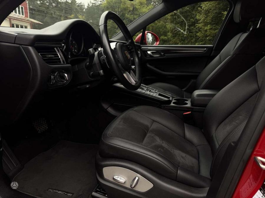 Red Porsche Macan 2019 in Vilnius, with an engine capacity of 1.98 L and mileage of 99 thousand km for 36500 €, photo 15 on AUTOMOTO.COM.LV