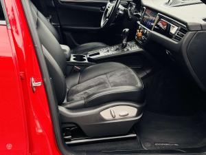 Red Porsche Macan 2019 in Vilnius, with an engine capacity of 1.98 L and mileage of 99 thousand km for 36500 €, photo 17 on AUTOMOTO.COM.LV