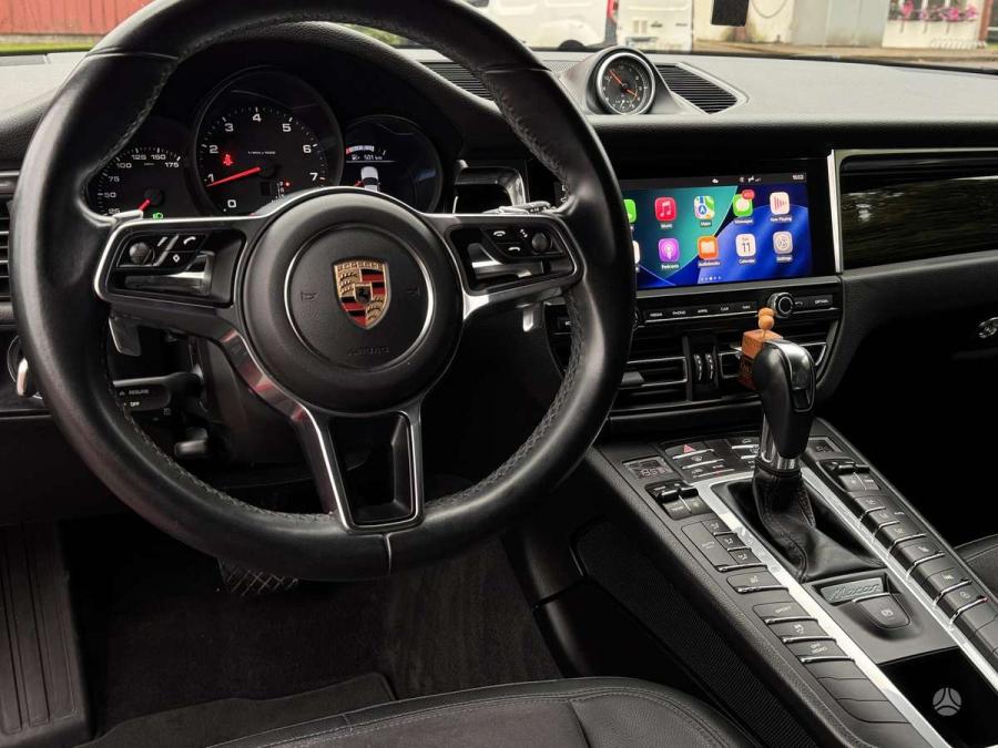 Red Porsche Macan 2019 in Vilnius, with an engine capacity of 1.98 L and mileage of 99 thousand km for 36500 €, photo 20 on AUTOMOTO.COM.LV