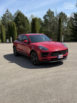 Red Porsche Macan 2019 in Alytus, with an engine capacity of 2.00 L and mileage of 169 thousand km for 27000 €, photo 3 on AUTOMOTO.COM.LV