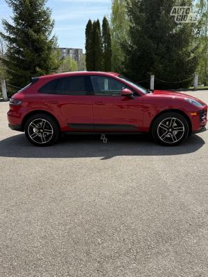 Red Porsche Macan 2019 in Alytus, with an engine capacity of 2.00 L and mileage of 169 thousand km for 27000 €, photo 4 on AUTOMOTO.COM.LV