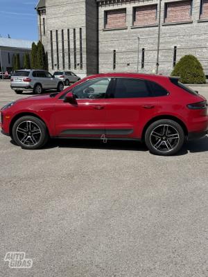 Red Porsche Macan 2019 in Alytus, with an engine capacity of 2.00 L and mileage of 169 thousand km for 27000 €, photo 5 on AUTOMOTO.COM.LV