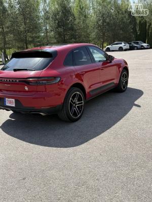 Red Porsche Macan 2019 in Alytus, with an engine capacity of 2.00 L and mileage of 169 thousand km for 27000 €, photo 6 on AUTOMOTO.COM.LV
