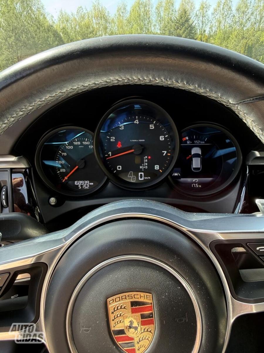 Red Porsche Macan 2019 in Alytus, with an engine capacity of 2.00 L and mileage of 169 thousand km for 27000 €, photo 9 on AUTOMOTO.COM.LV