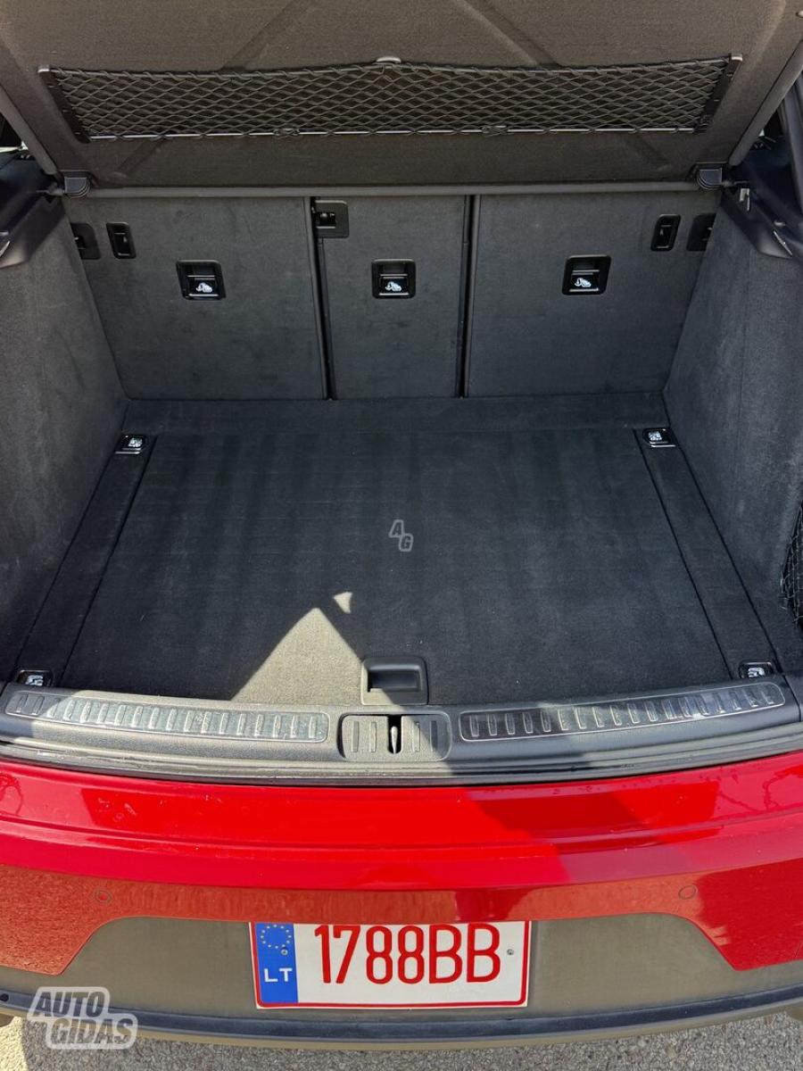 Red Porsche Macan 2019 in Alytus, with an engine capacity of 2.00 L and mileage of 169 thousand km for 27000 €, photo 15 on AUTOMOTO.COM.LV