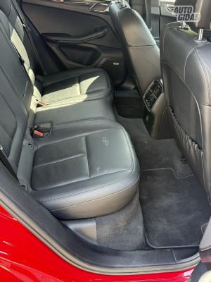 Red Porsche Macan 2019 in Alytus, with an engine capacity of 2.00 L and mileage of 169 thousand km for 27000 €, photo 17 on AUTOMOTO.COM.LV