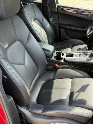 Red Porsche Macan 2019 in Alytus, with an engine capacity of 2.00 L and mileage of 169 thousand km for 27000 €, photo 18 on AUTOMOTO.COM.LV