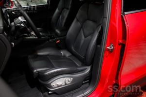 Red Porsche Macan 2020 in Riga, with an engine capacity of 2.00 L and mileage of 78 thousand km for 37000 €, photo 10 on AUTOMOTO.COM.LV