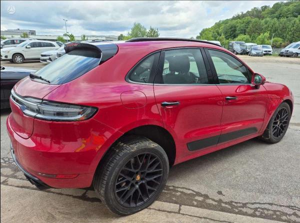 Red Porsche Macan 2020 in Klaipeda, with an engine capacity of 2.89 L and mileage of 116 thousand km for 14300 €, photo 3 on AUTOMOTO.COM.LV