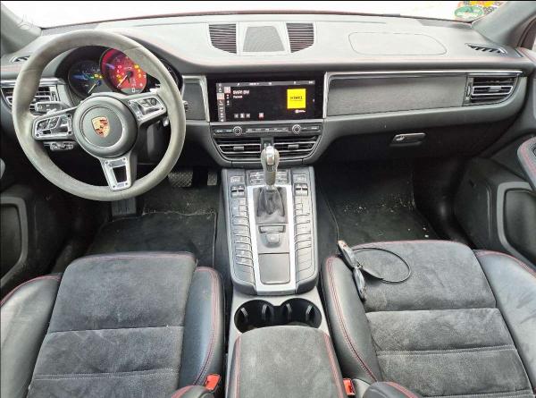 Red Porsche Macan 2020 in Klaipeda, with an engine capacity of 2.89 L and mileage of 116 thousand km for 14300 €, photo 5 on AUTOMOTO.COM.LV