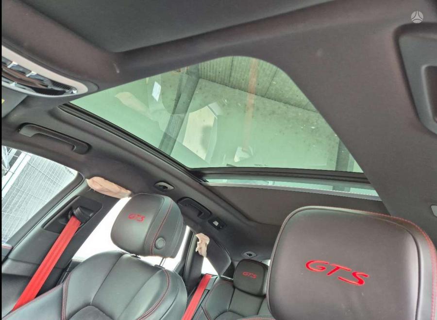 Sarkans Porsche Macan 2020 Klaipėda, ar dzinēja tilpumu 2.89 L un nobraukumu 116 tūkst. km par 14300 €, foto 15 vietnē AUTOMOTO.COM.LV