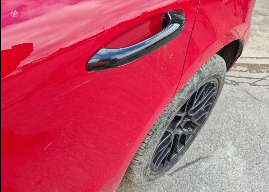 Sarkans Porsche Macan 2020 Klaipėda, ar dzinēja tilpumu 2.89 L un nobraukumu 116 tūkst. km par 14300 €, foto 24 vietnē AUTOMOTO.COM.LV