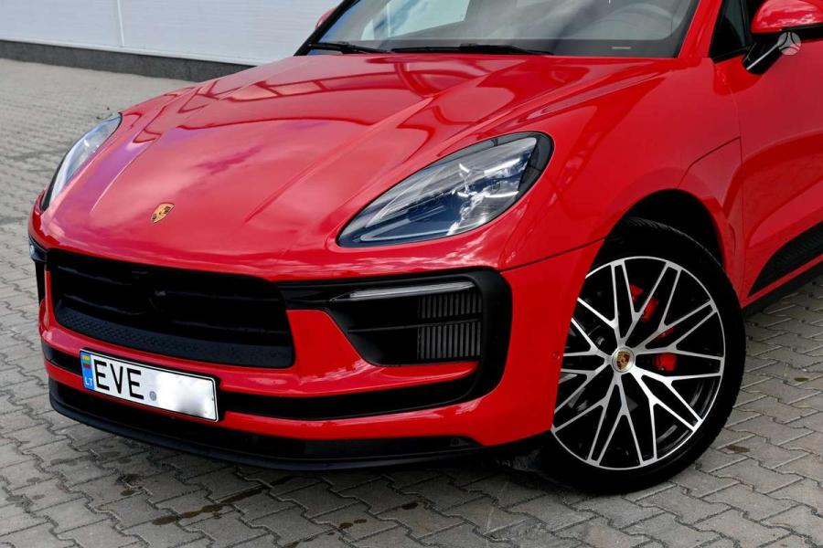 Red Porsche Macan 2022 in Kretinga, with an engine capacity of 2.89 L and mileage of 32 thousand km for 50899 €, photo 4 on AUTOMOTO.COM.LV