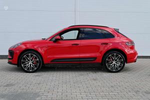 Red Porsche Macan 2022 in Kretinga, with an engine capacity of 2.89 L and mileage of 32 thousand km for 50899 €, photo 13 on AUTOMOTO.COM.LV