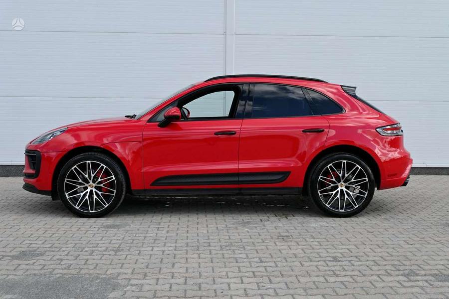 Red Porsche Macan 2022 in Kretinga, with an engine capacity of 2.89 L and mileage of 32 thousand km for 50899 €, photo 13 on AUTOMOTO.COM.LV