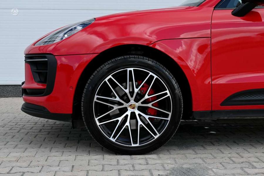 Red Porsche Macan 2022 in Kretinga, with an engine capacity of 2.89 L and mileage of 32 thousand km for 50899 €, photo 14 on AUTOMOTO.COM.LV