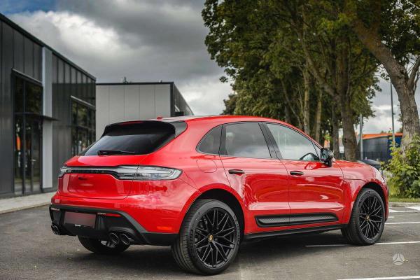 Sarkans Porsche Macan 2023 Kauņa, ar dzinēja tilpumu 1.98 L un nobraukumu 58 tūkst. km par 49999 €, foto 2 vietnē AUTOMOTO.COM.LV