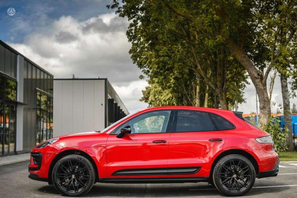Sarkans Porsche Macan 2023 Kauņa, ar dzinēja tilpumu 1.98 L un nobraukumu 58 tūkst. km par 49999 €, foto 5 vietnē AUTOMOTO.COM.LV
