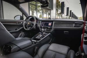 Sarkans Porsche Macan 2023 Kauņa, ar dzinēja tilpumu 1.98 L un nobraukumu 58 tūkst. km par 49999 €, foto 14 vietnē AUTOMOTO.COM.LV