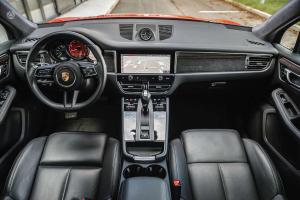 Sarkans Porsche Macan 2023 Kauņa, ar dzinēja tilpumu 1.98 L un nobraukumu 58 tūkst. km par 49999 €, foto 15 vietnē AUTOMOTO.COM.LV