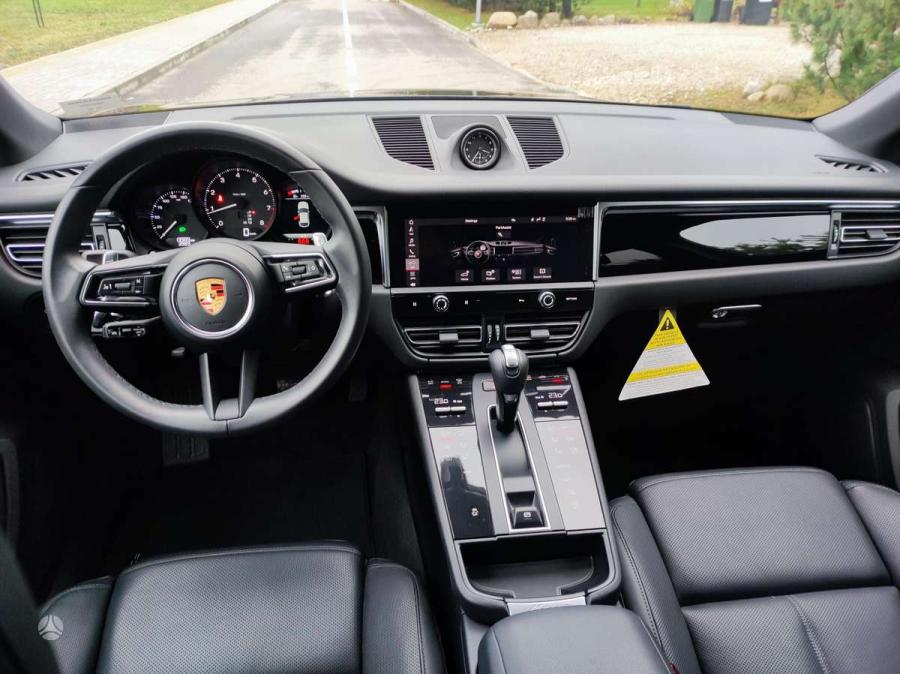 Sarkans Porsche Macan 2023 Klaipėda, ar dzinēja tilpumu 1.98 L un nobraukumu 14 tūkst. km par 45000 €, foto 16 vietnē AUTOMOTO.COM.LV