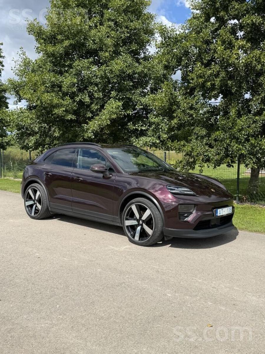 Sarkans Porsche Macan 2025 Rīga, ar dzinēja tilpumu 3.00 L un nobraukumu 32 tūkst. km par 87400 €, foto 3 vietnē AUTOMOTO.COM.LV